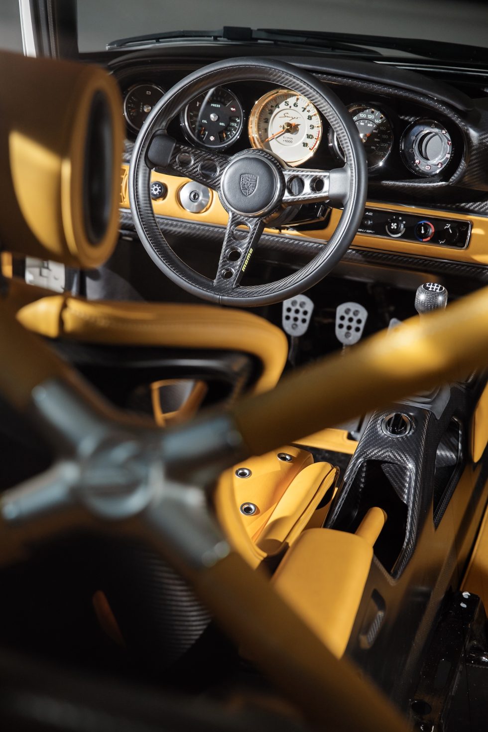 Working on this Singer 911 restoration “turns” Williams F1 engineers ...