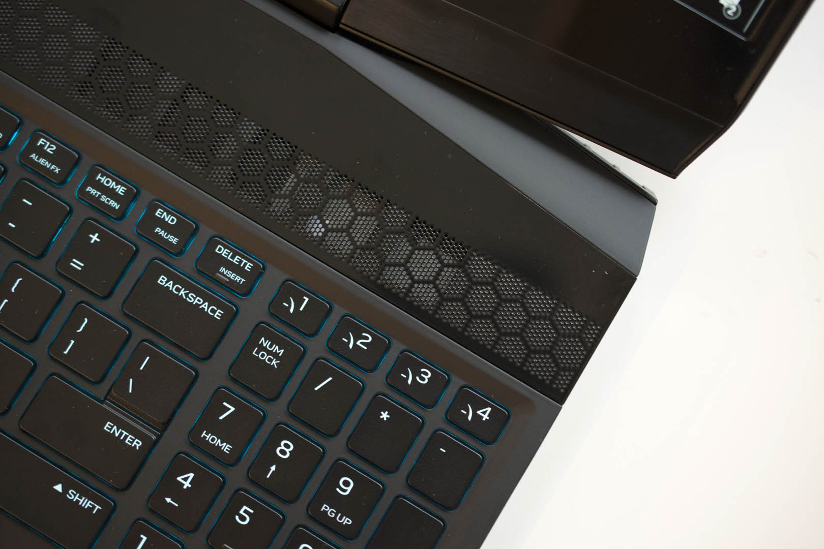 Alienware m15 laptop sports thinnest Dell gaming design, Nvidia Max-Q ...