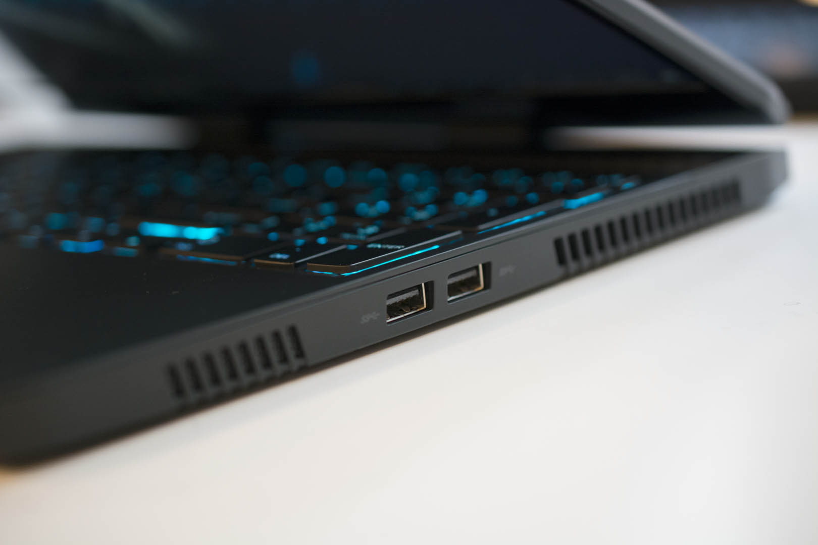 Alienware m15 laptop sports thinnest Dell gaming design, Nvidia Max-Q ...