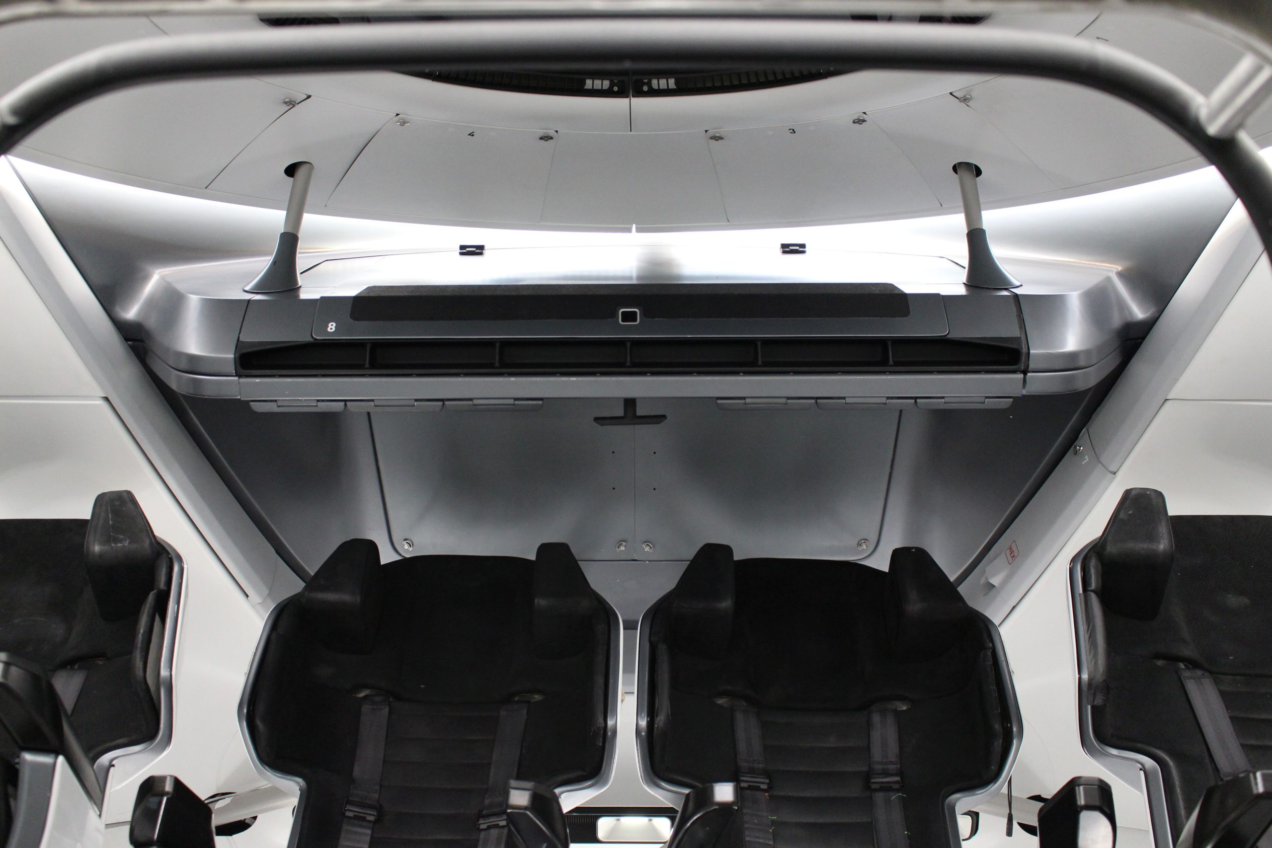 SpaceX reveals the controls of its Dragon spacecraft for the first time ...