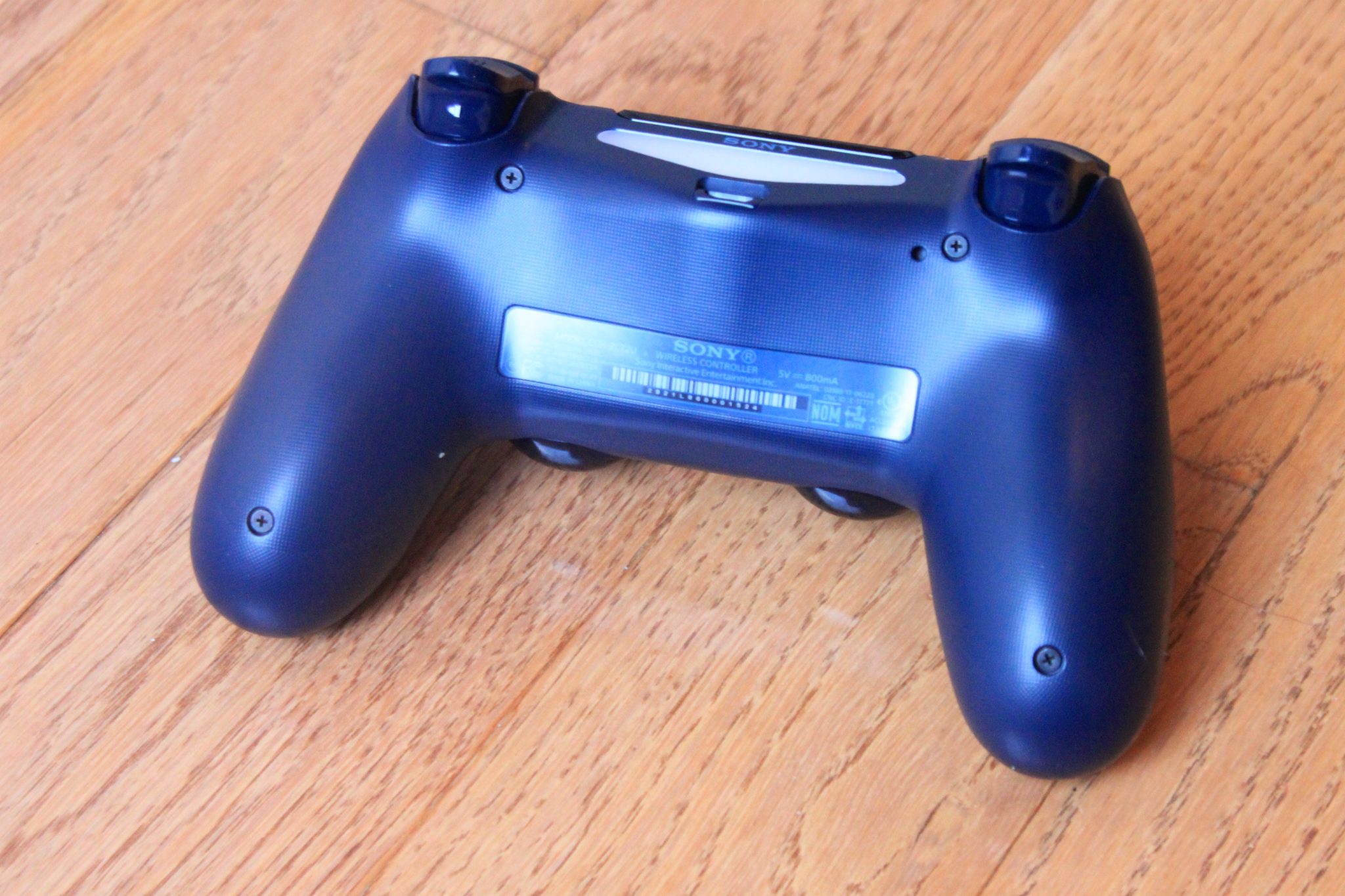 Unboxing Sony’s “500 Million Limited Edition PS4 Pro” - Ars Technica