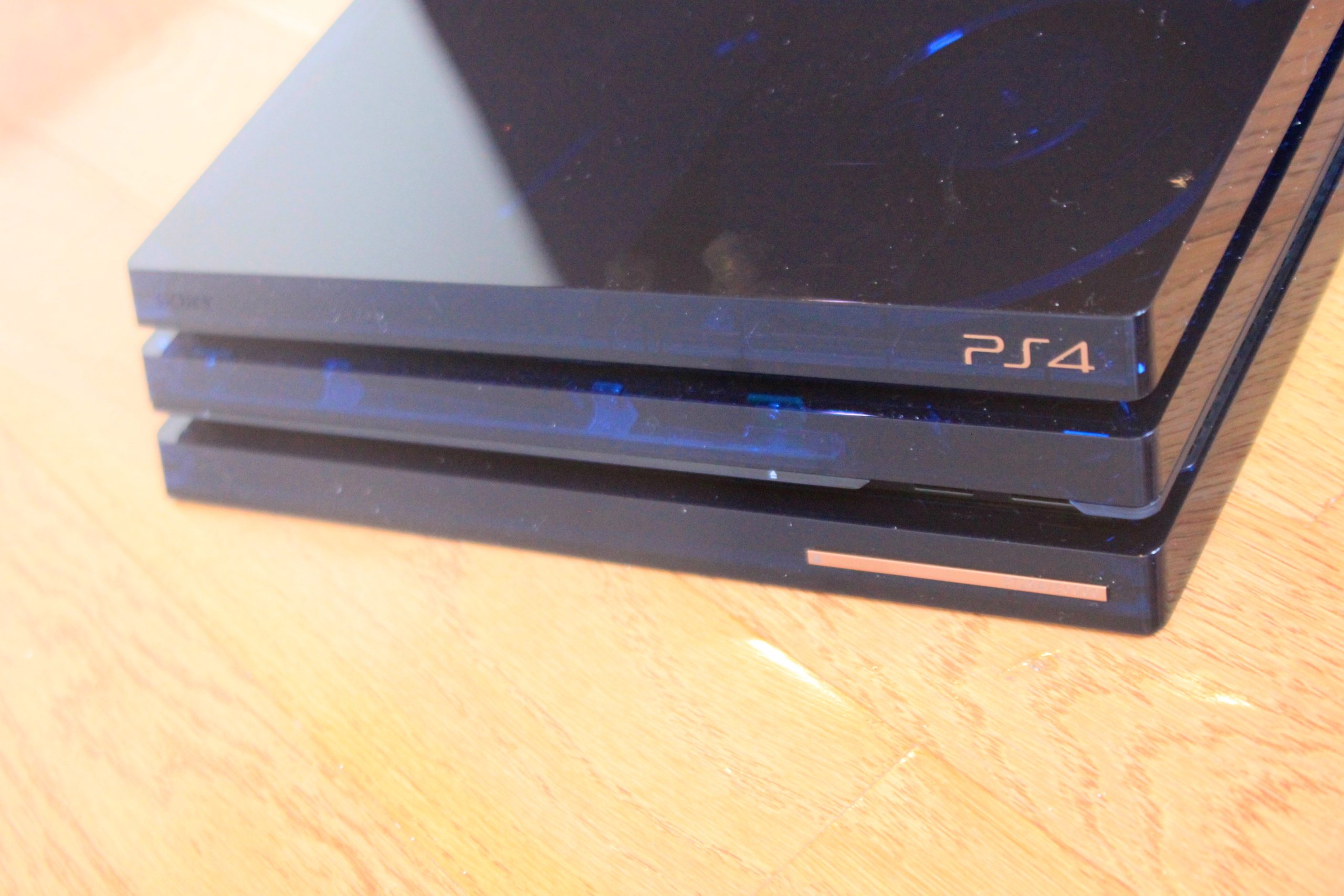 Unboxing Sony’s “500 Million Limited Edition PS4 Pro” - Ars Technica