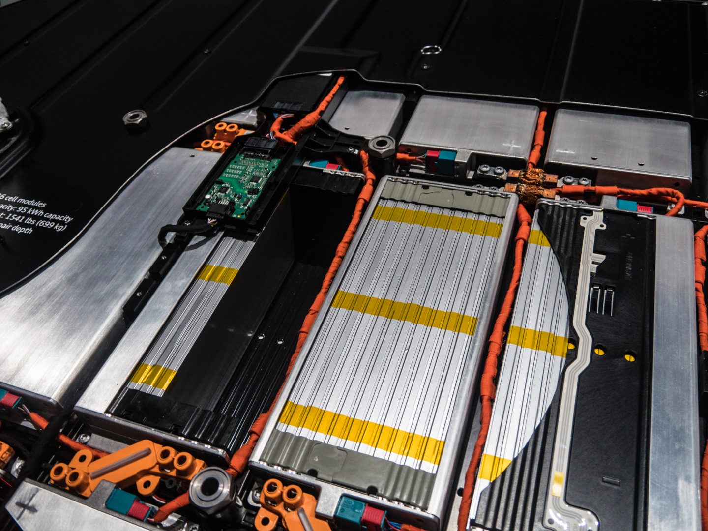 The coolest tech in Audi’s new e-tron electric SUV is banned in the US ...