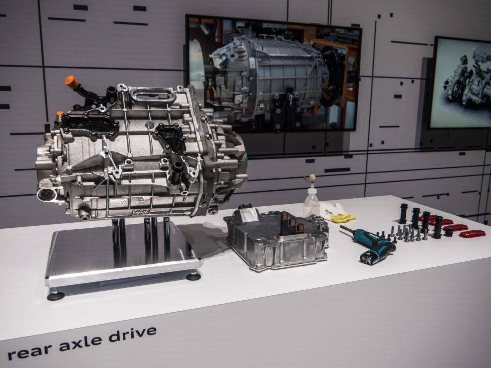 The coolest tech in Audi’s new e-tron electric SUV is banned in the US ...