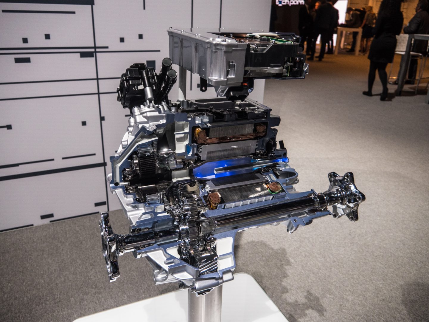 The coolest tech in Audi’s new e-tron electric SUV is banned in the US ...