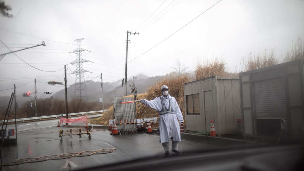 Japan acknowledges first radiation-linked death out of Fukushima - Ars ...