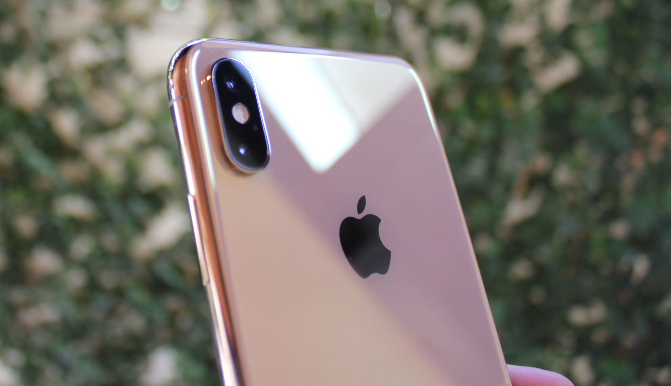 iPhone XS and XS Max review: Big screens, big performance, big lenses ...