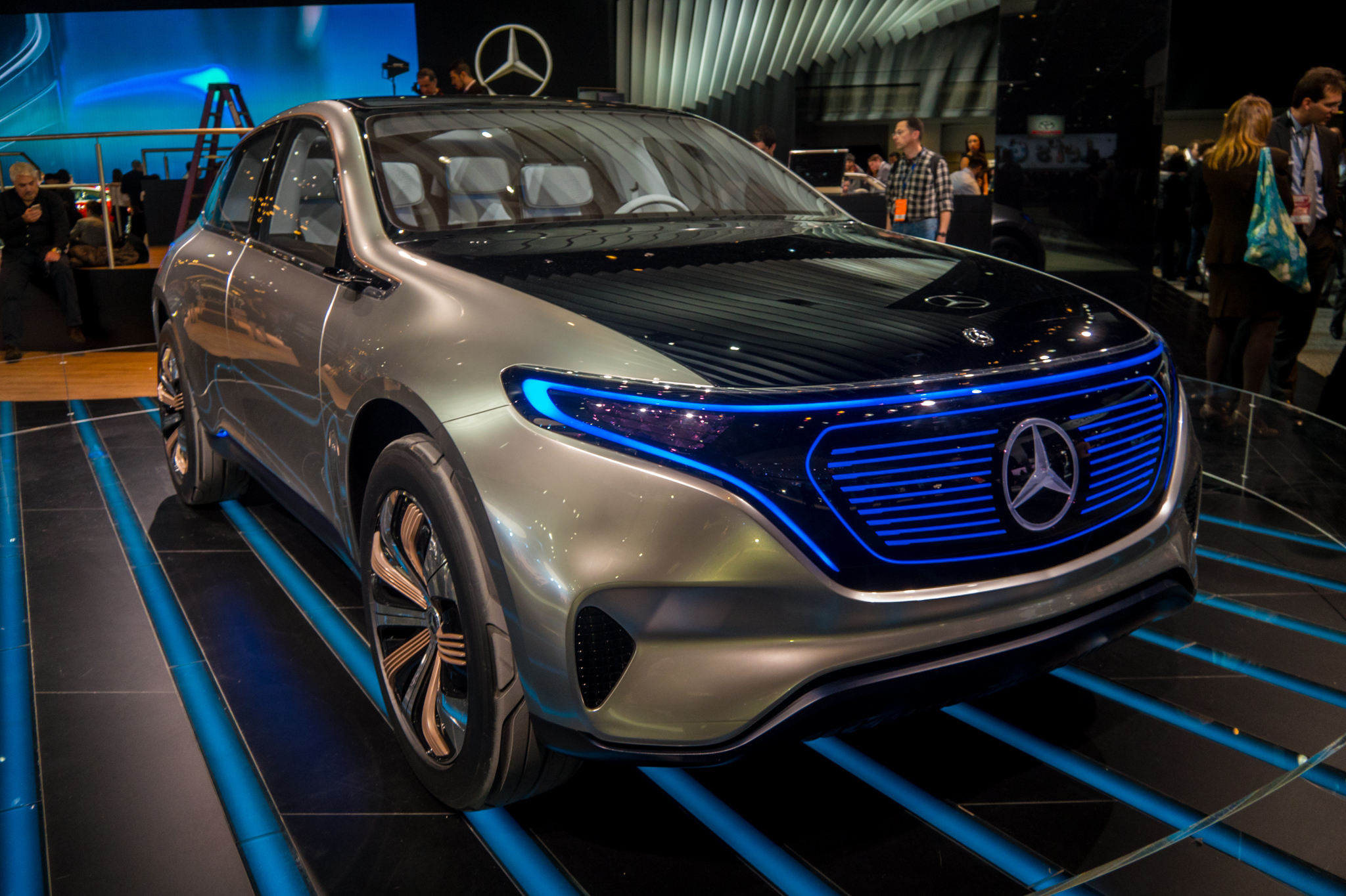 402 horsepower and “up to 200 miles’” range for electric Mercedes-Benz ...