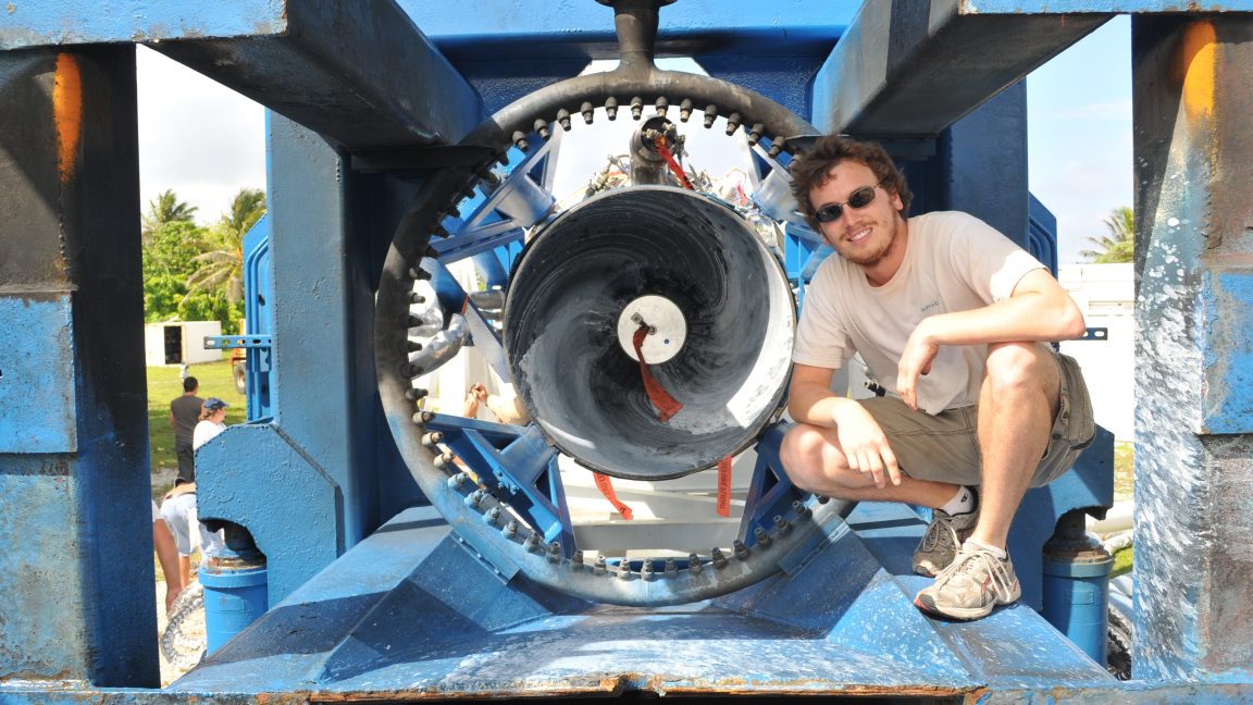 A senior engineer has left SpaceX to work for Relativity Space - Ars ...