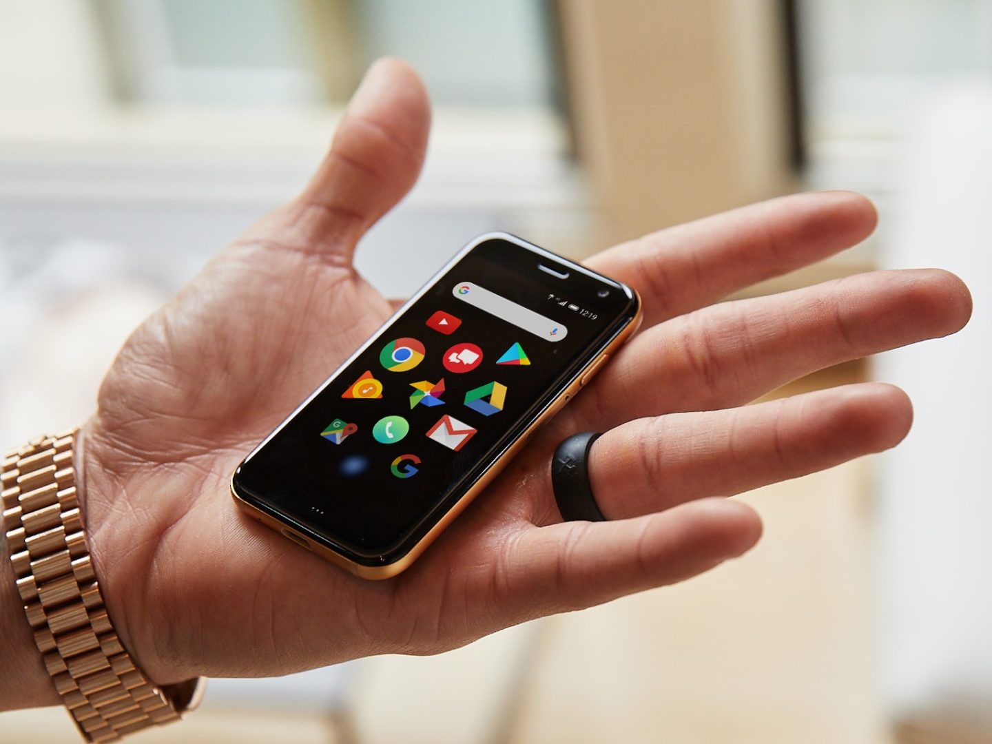 Palm rises from the dead as a zombie brand, launches tiny smartphone ...
