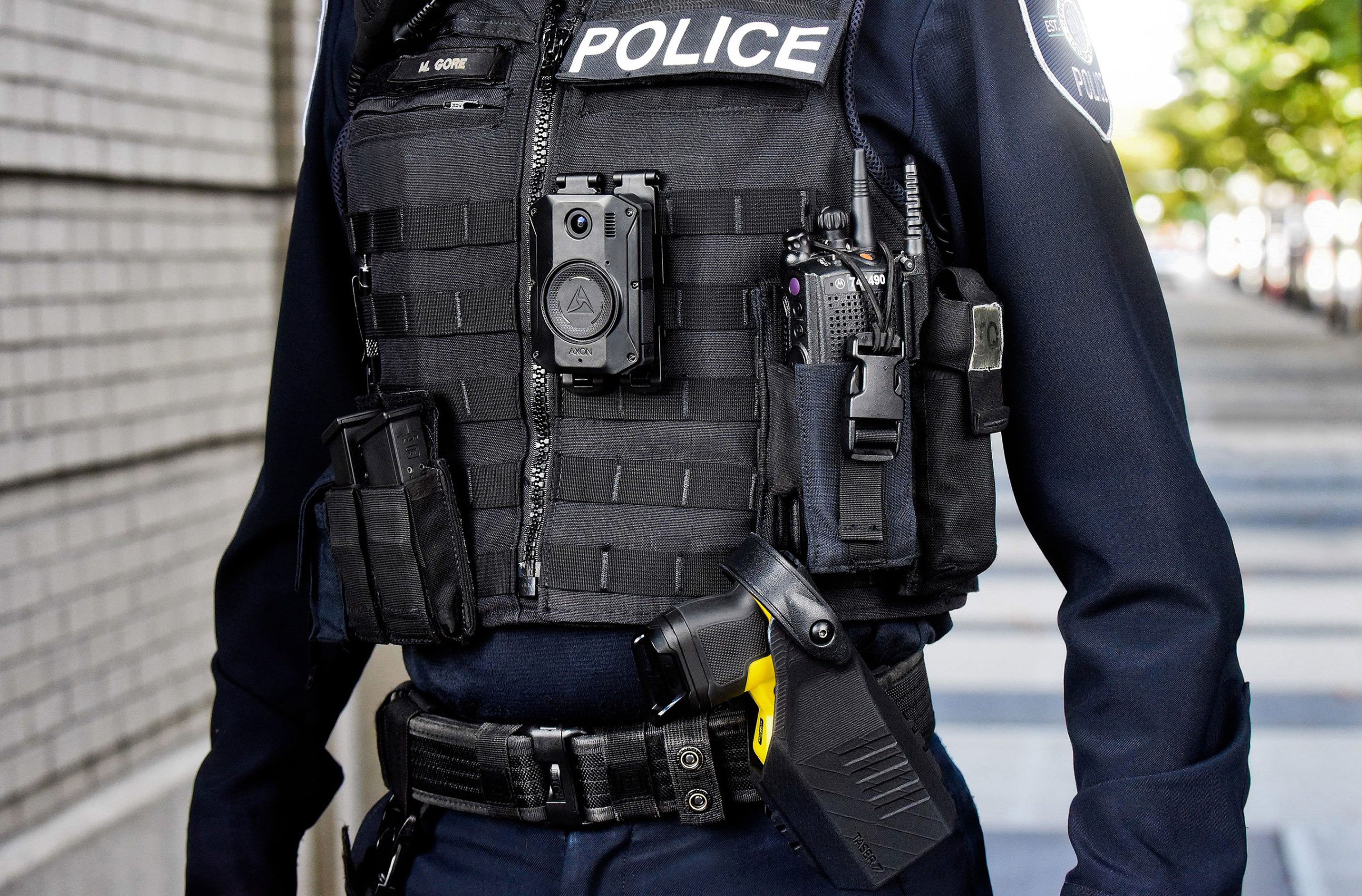 Next generation of body cams for cops can livestream, detect gunshots ...