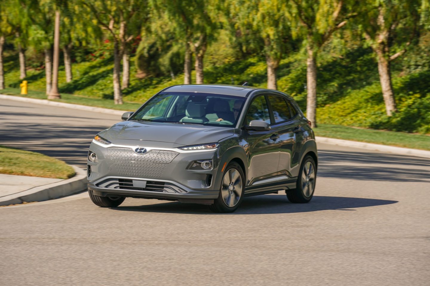 The new 2019 Hyundai Kona EV is a clever little electric crossover ...