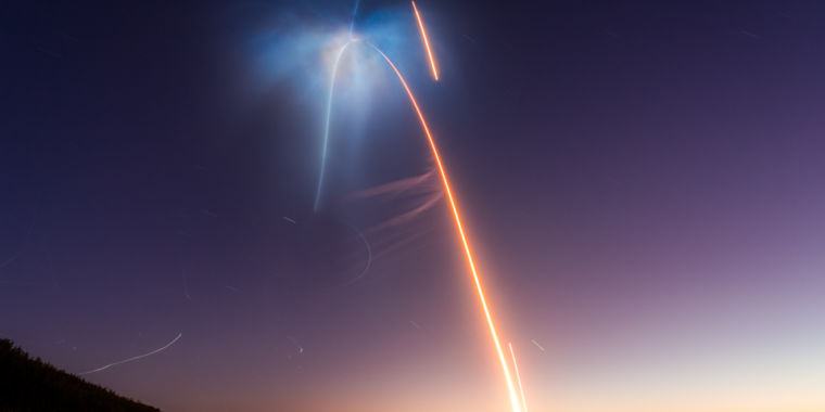 A rocket goes up, a rocket comes down. The photos are something else ...