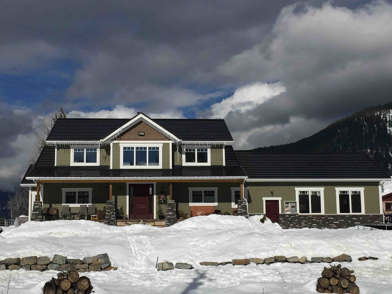 Five solar roof shingles that aren’t from Tesla - Ars Technica