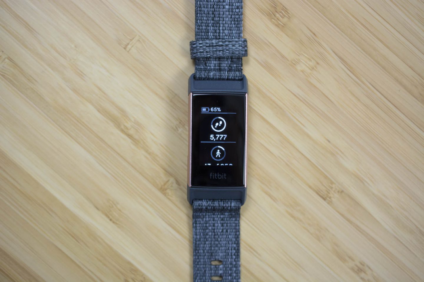 Fitbit Charge 3 review: Peppering a fitness tracker with smartwatch ...