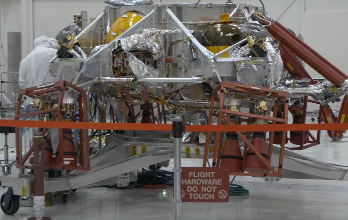 New Mars rover gets high-tech paint job for harsh conditions on Mars ...