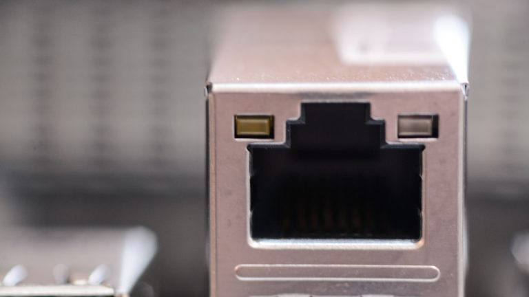 Tag: ethernet connectors - Ars Technica