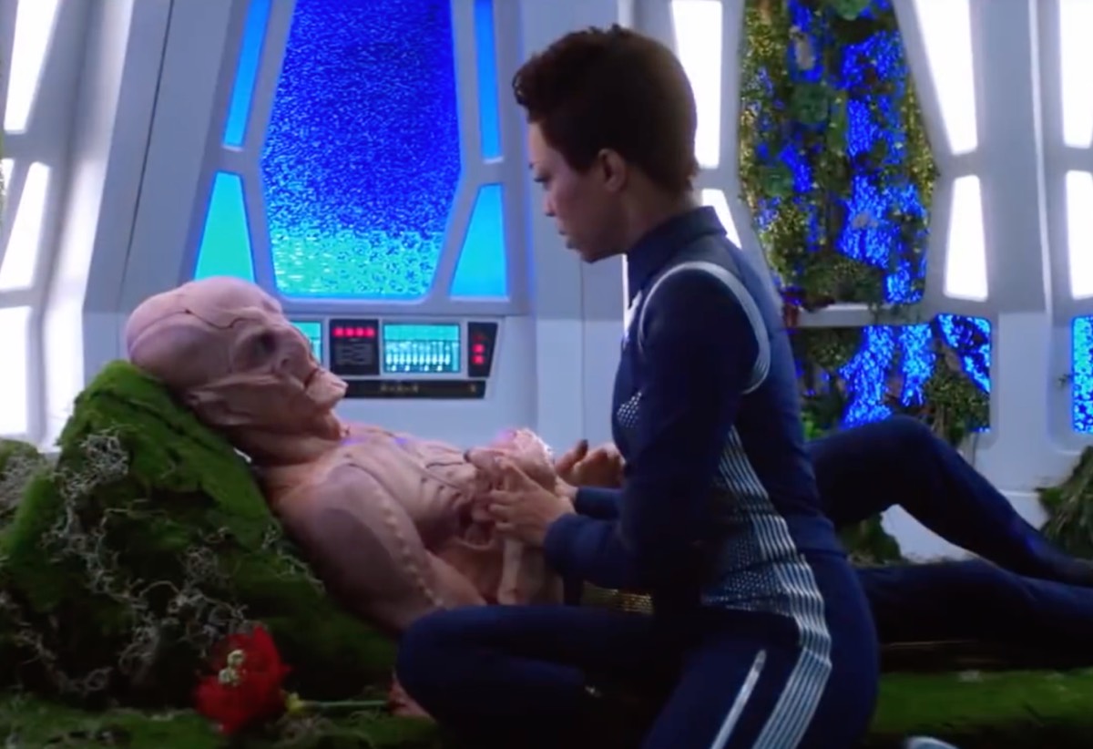 New trailer for Star Trek: Discovery S2 gives us a young bearded Spock ...