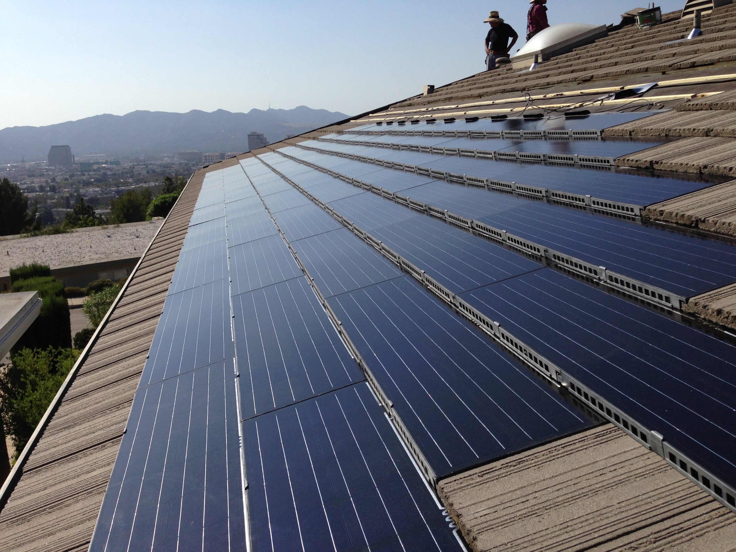 Five solar roof shingles that aren’t from Tesla - Ars Technica