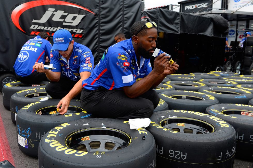 Open mind, wide open throttle: We go to our first NASCAR race - Ars ...