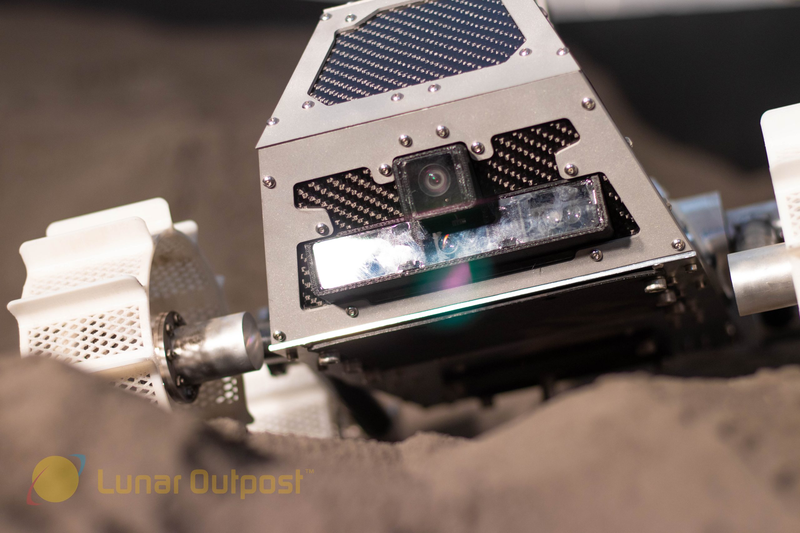NASA closes call for small payloads to study the surface of the Moon ...