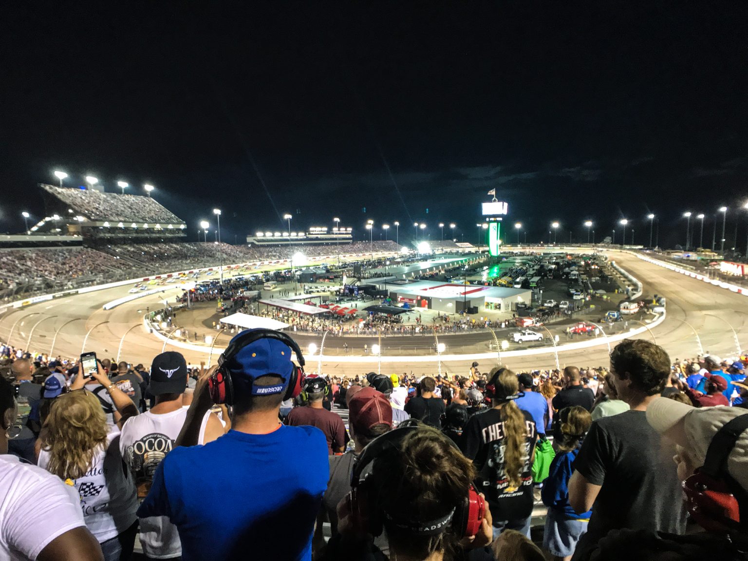Open mind, wide open throttle: We go to our first NASCAR race - Ars ...