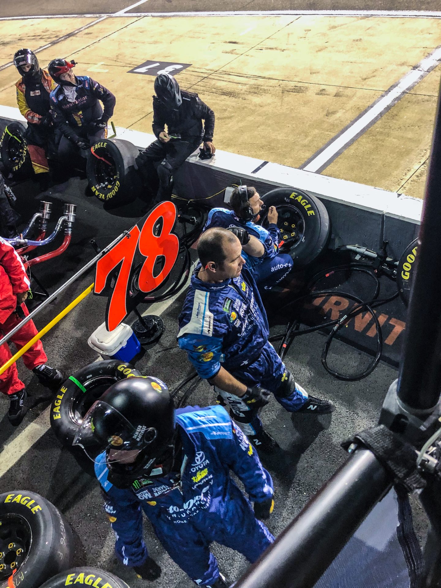 Open mind, wide open throttle: We go to our first NASCAR race - Ars ...