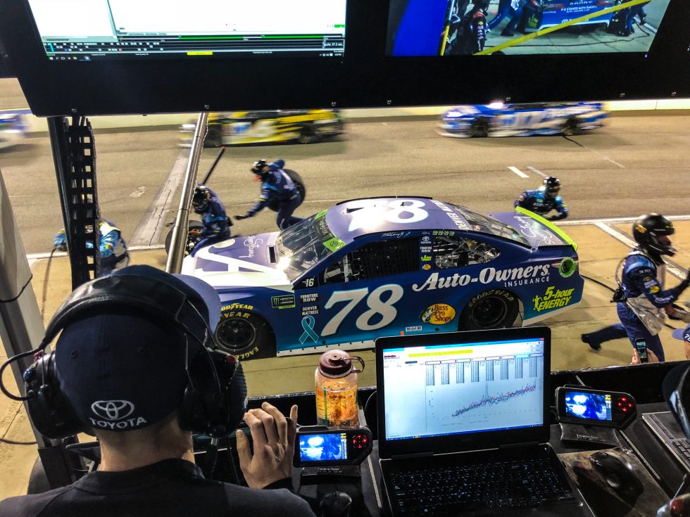 Open mind, wide open throttle: We go to our first NASCAR race - Ars ...