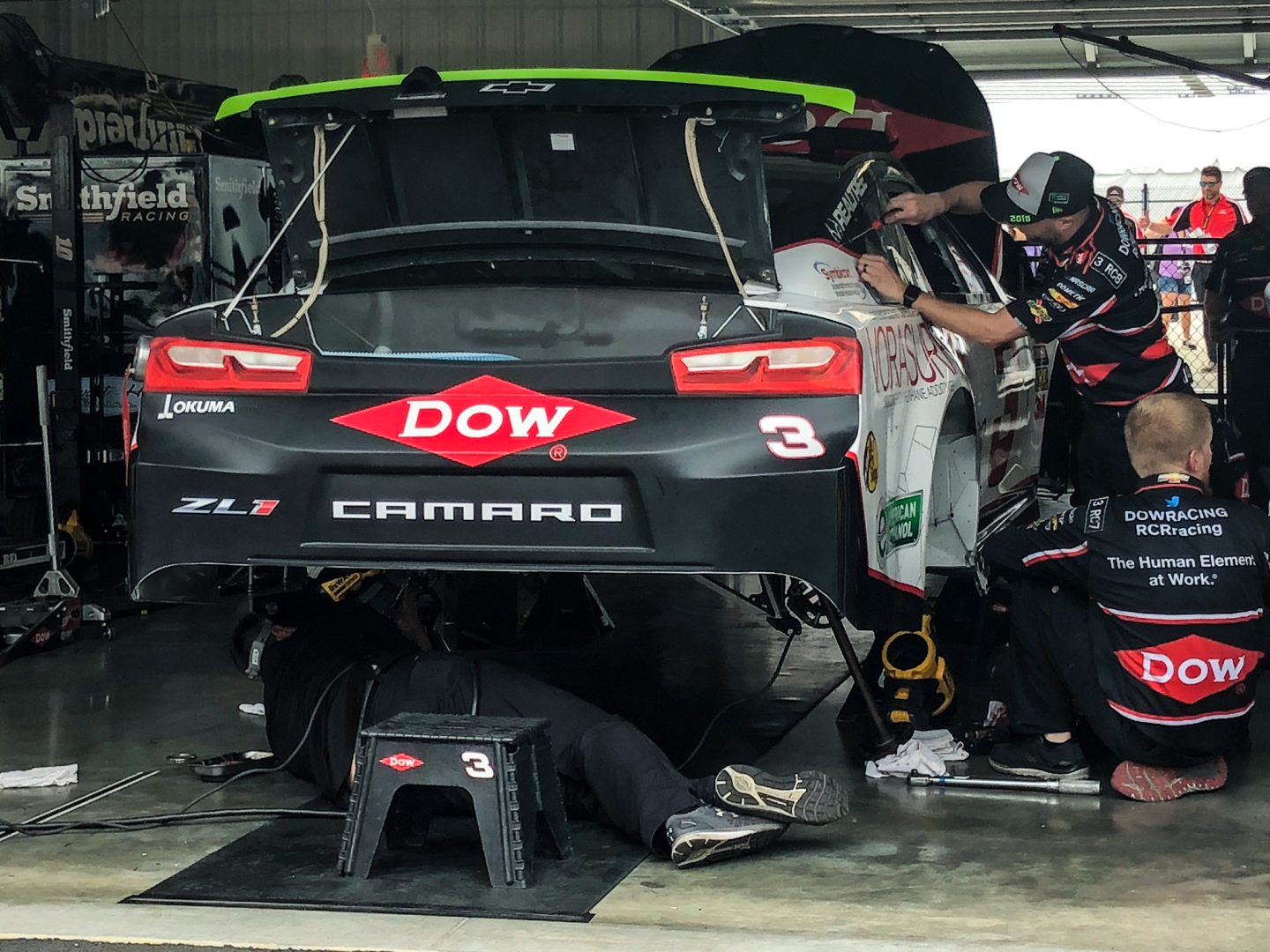 Open mind, wide open throttle: We go to our first NASCAR race - Ars ...