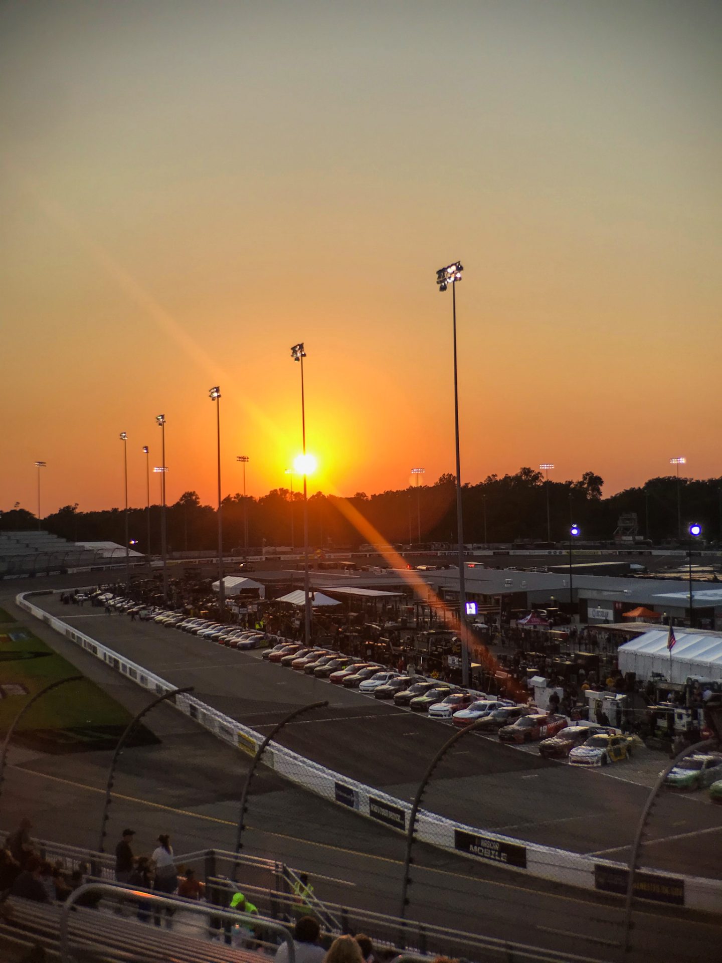 Open mind, wide open throttle: We go to our first NASCAR race - Ars ...