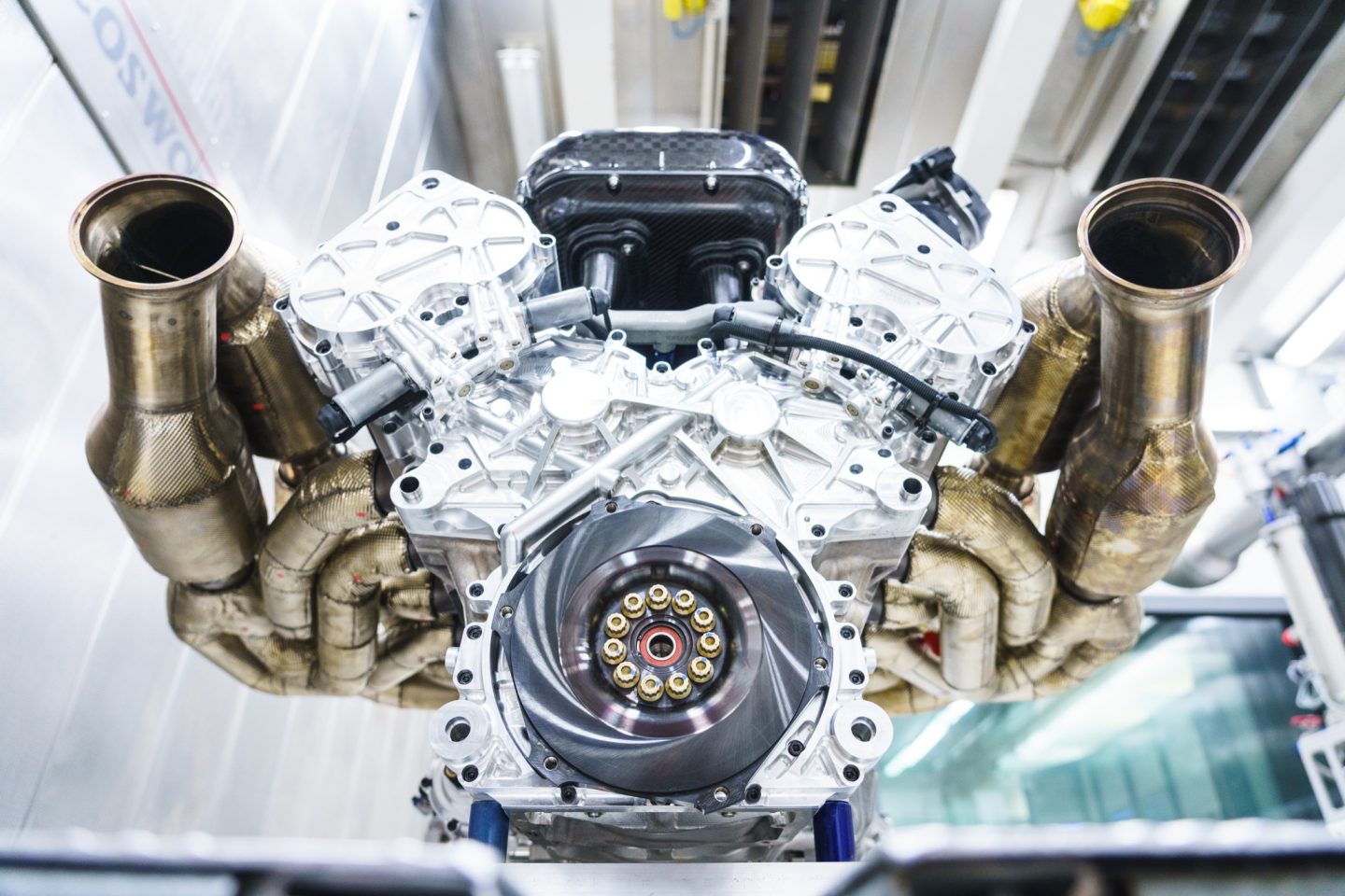 12 cylinders, 11,000rpm: Aston Martin’s new engine is a monster - Ars ...
