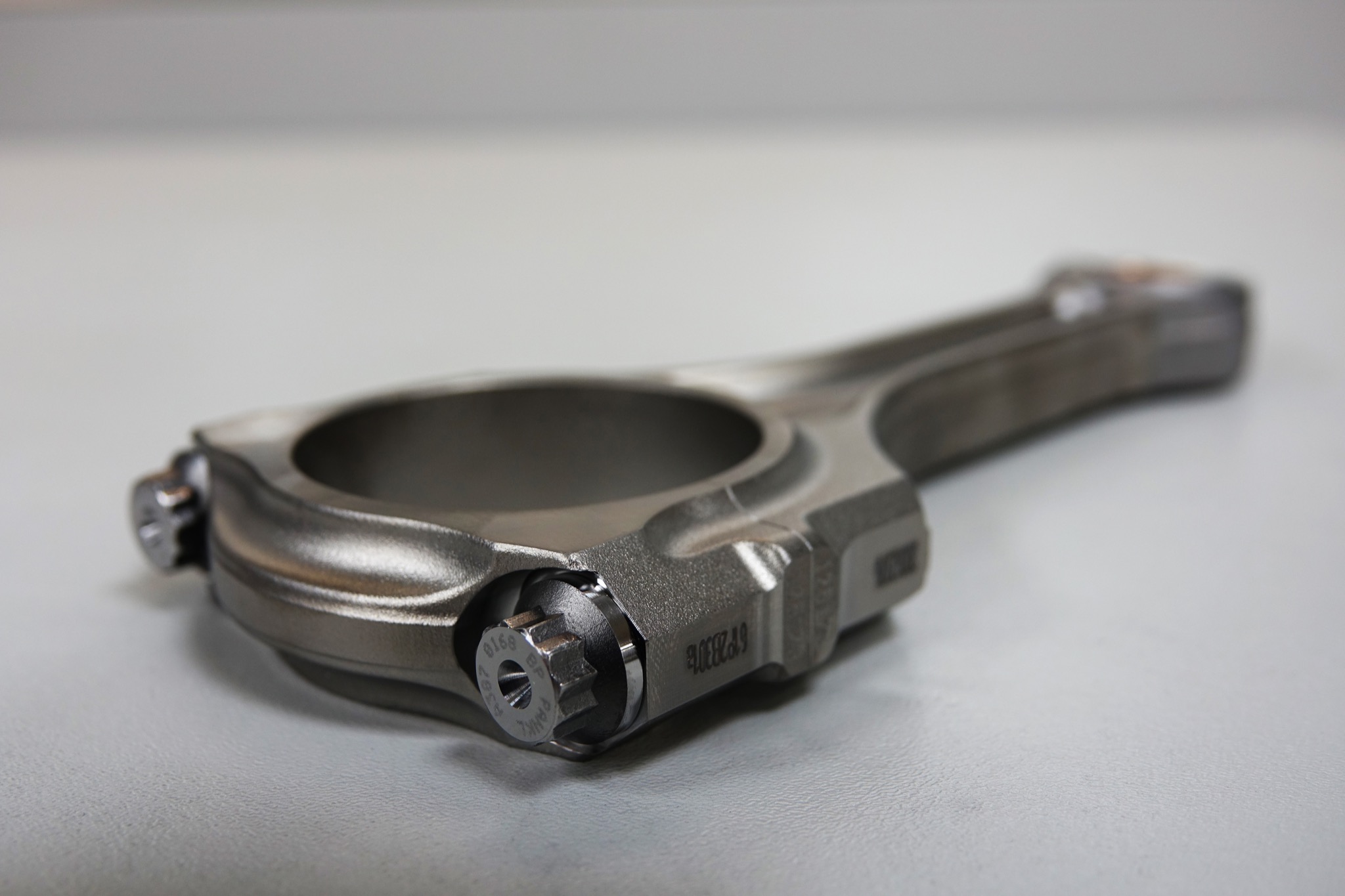 12 cylinders, 11,000rpm: Aston Martin’s new engine is a monster - Ars ...