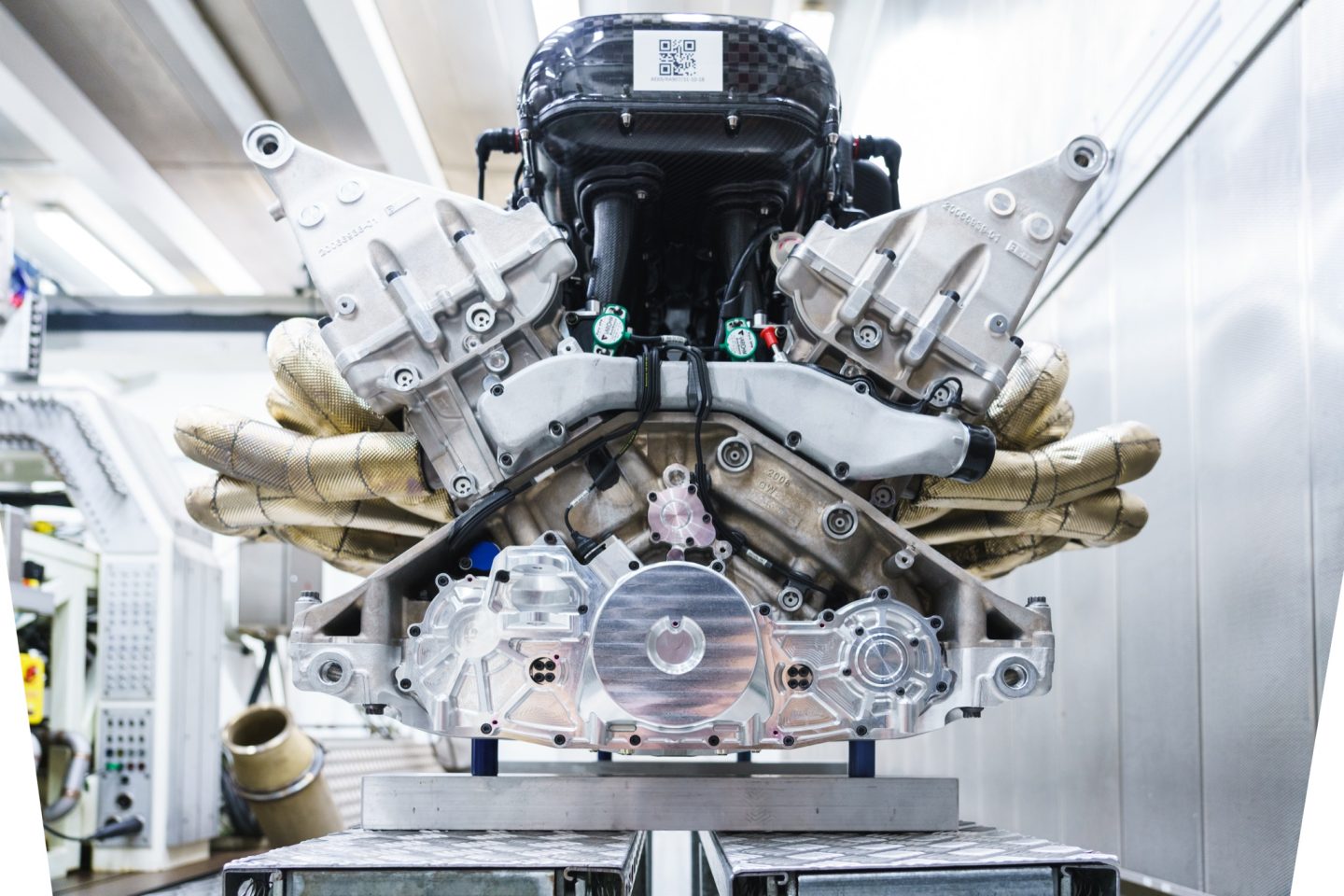 12 cylinders, 11,000rpm: Aston Martin’s new engine is a monster - Ars ...