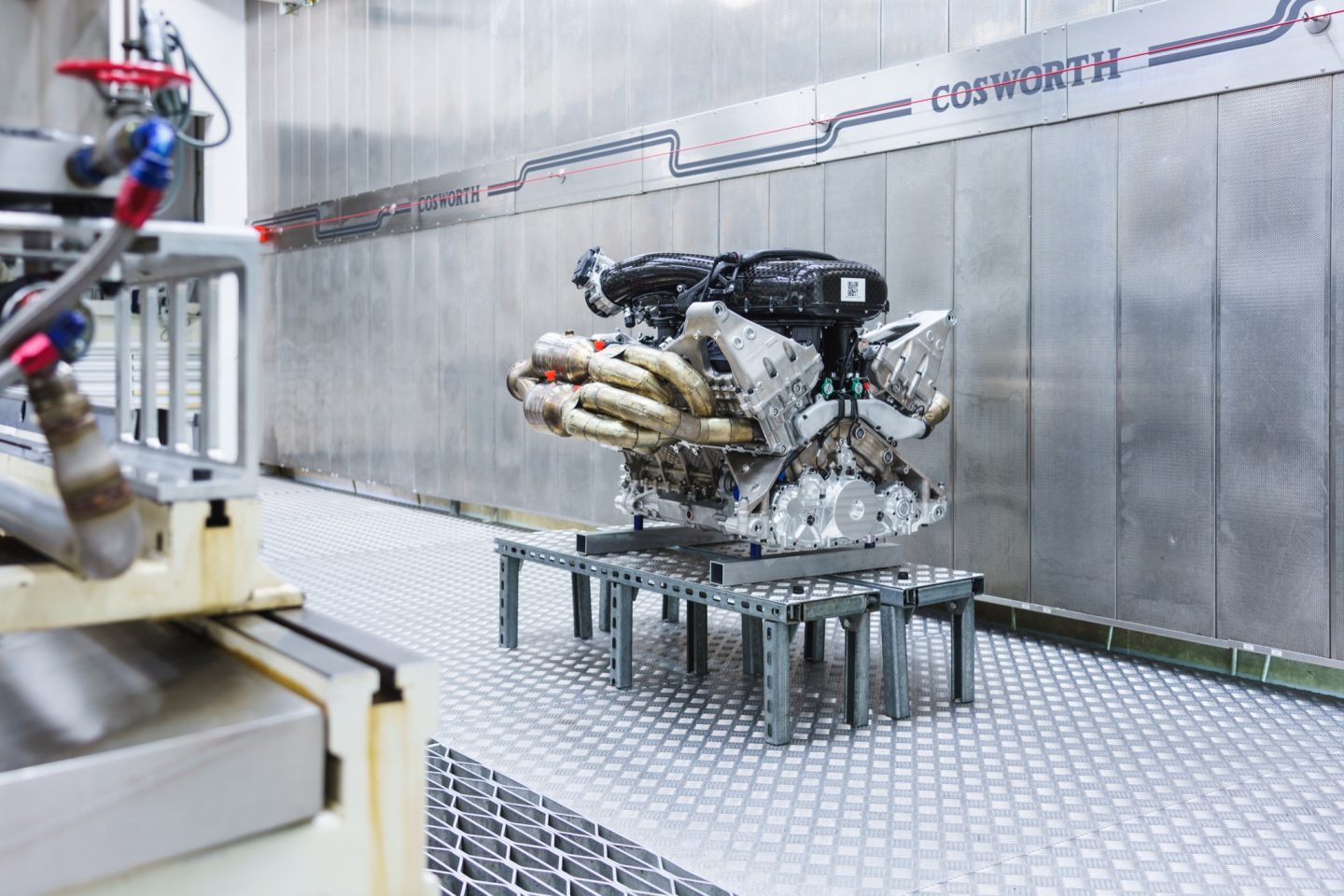 12 cylinders, 11,000rpm: Aston Martin’s new engine is a monster - Ars ...