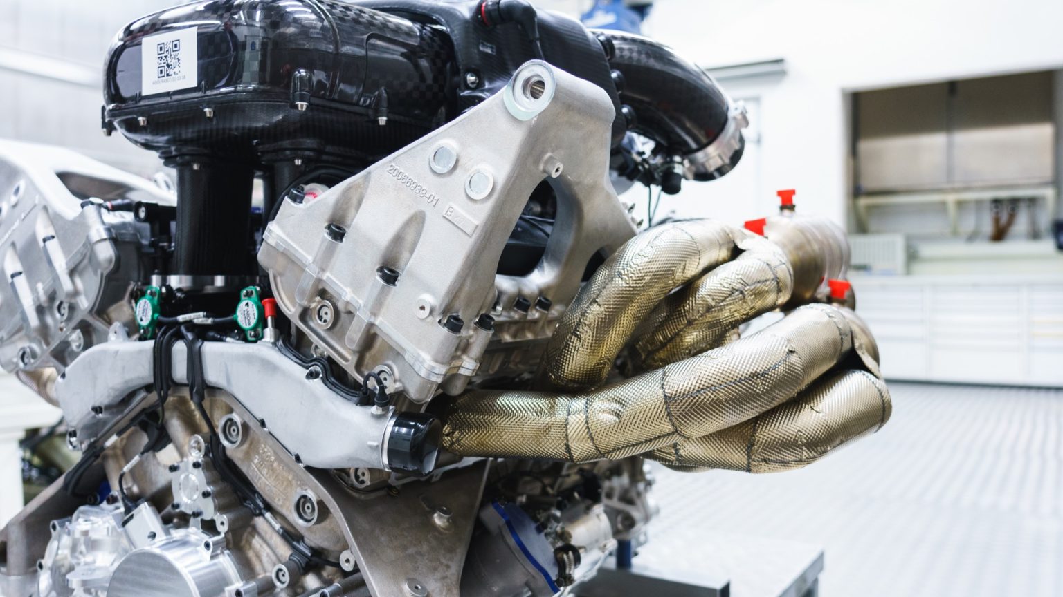 12 cylinders, 11,000rpm: Aston Martin’s new engine is a monster - Ars ...
