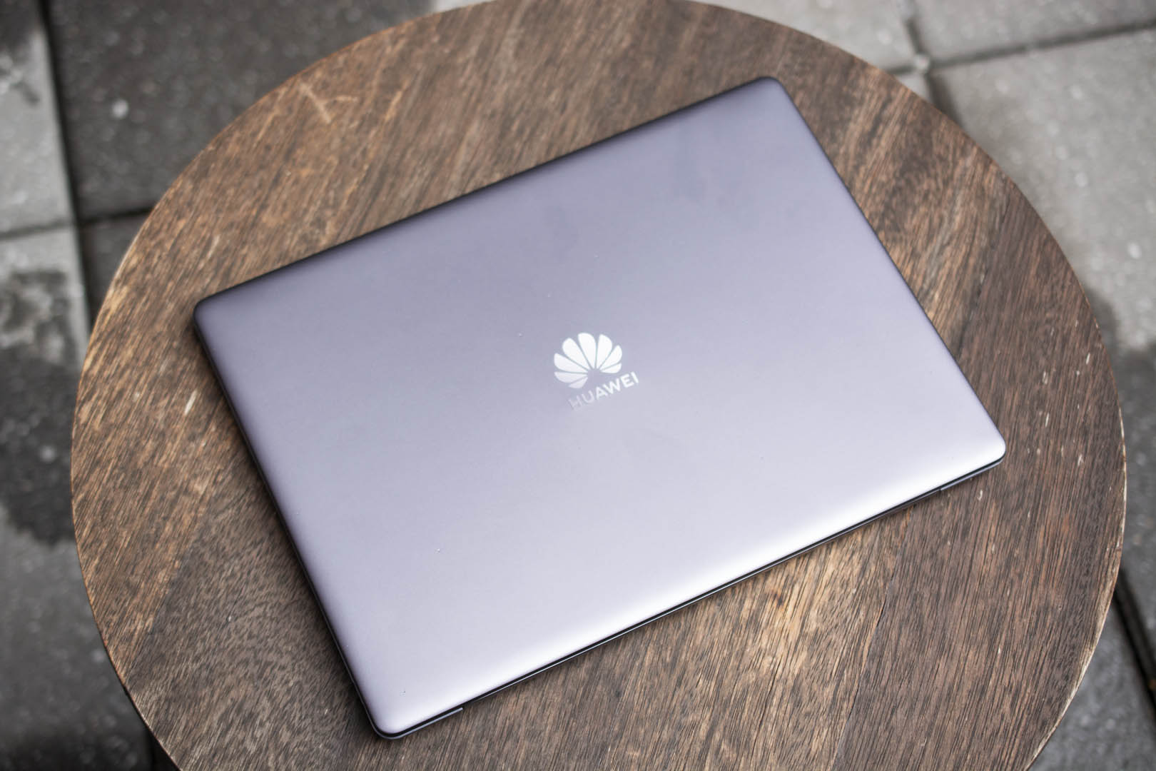 Huawei debuts yet another MacBook-looking laptop: The $999 Matebook 13 ...