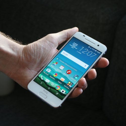 Samsung backs down from its threat to switch its Android phones to Bing ...