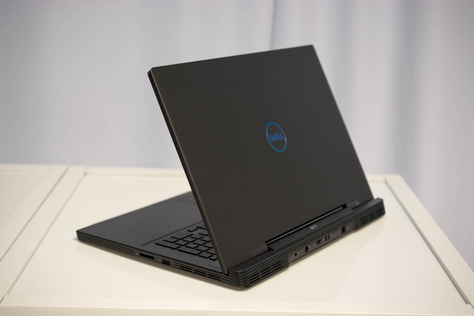Alienware’s new Area-51m brings a new design, RTX GPUs, and 9th-gen ...