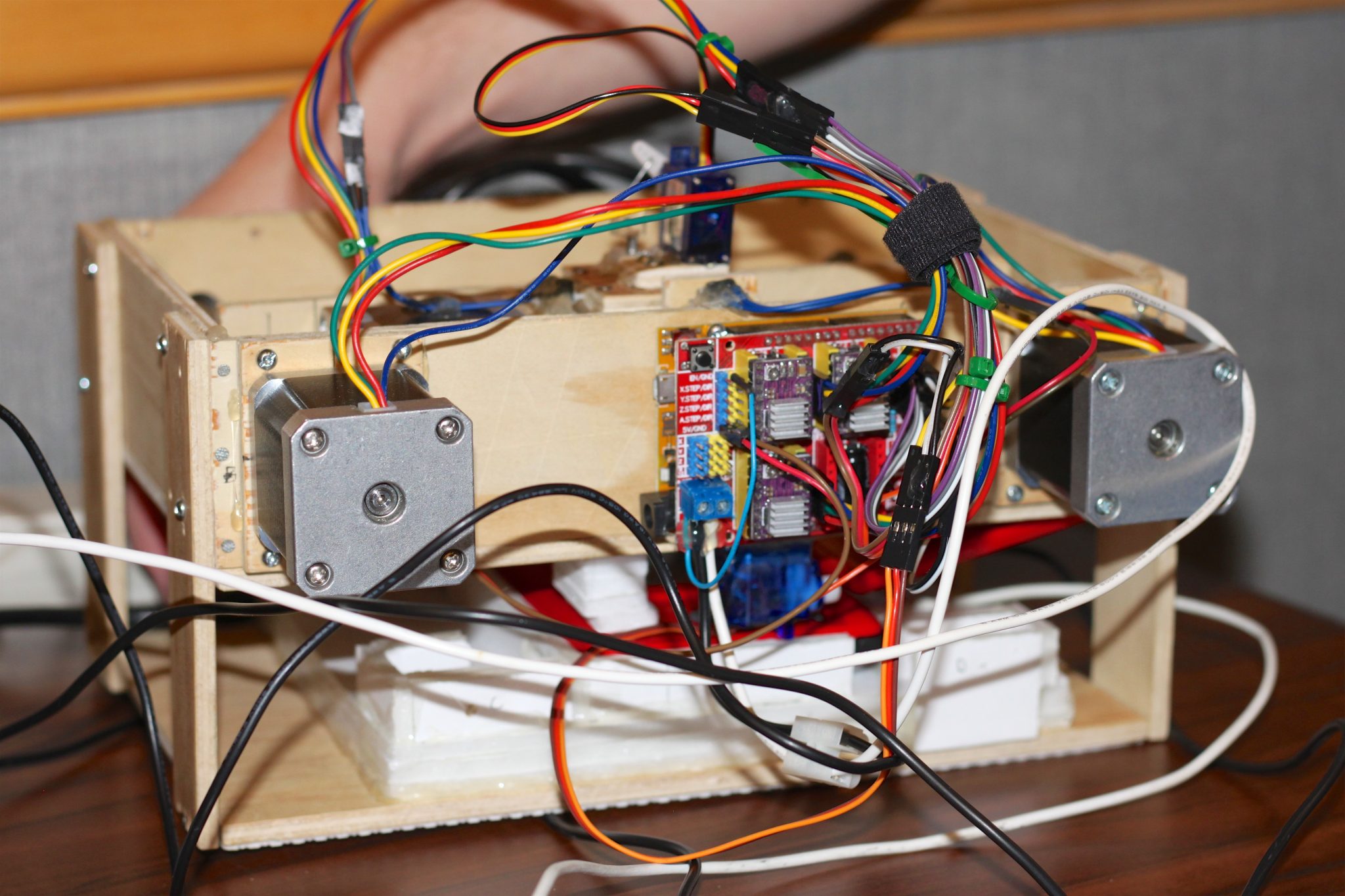 Meet MASHBot, the touchscreen-tapping, Nintendo DS-playing robot - Ars ...