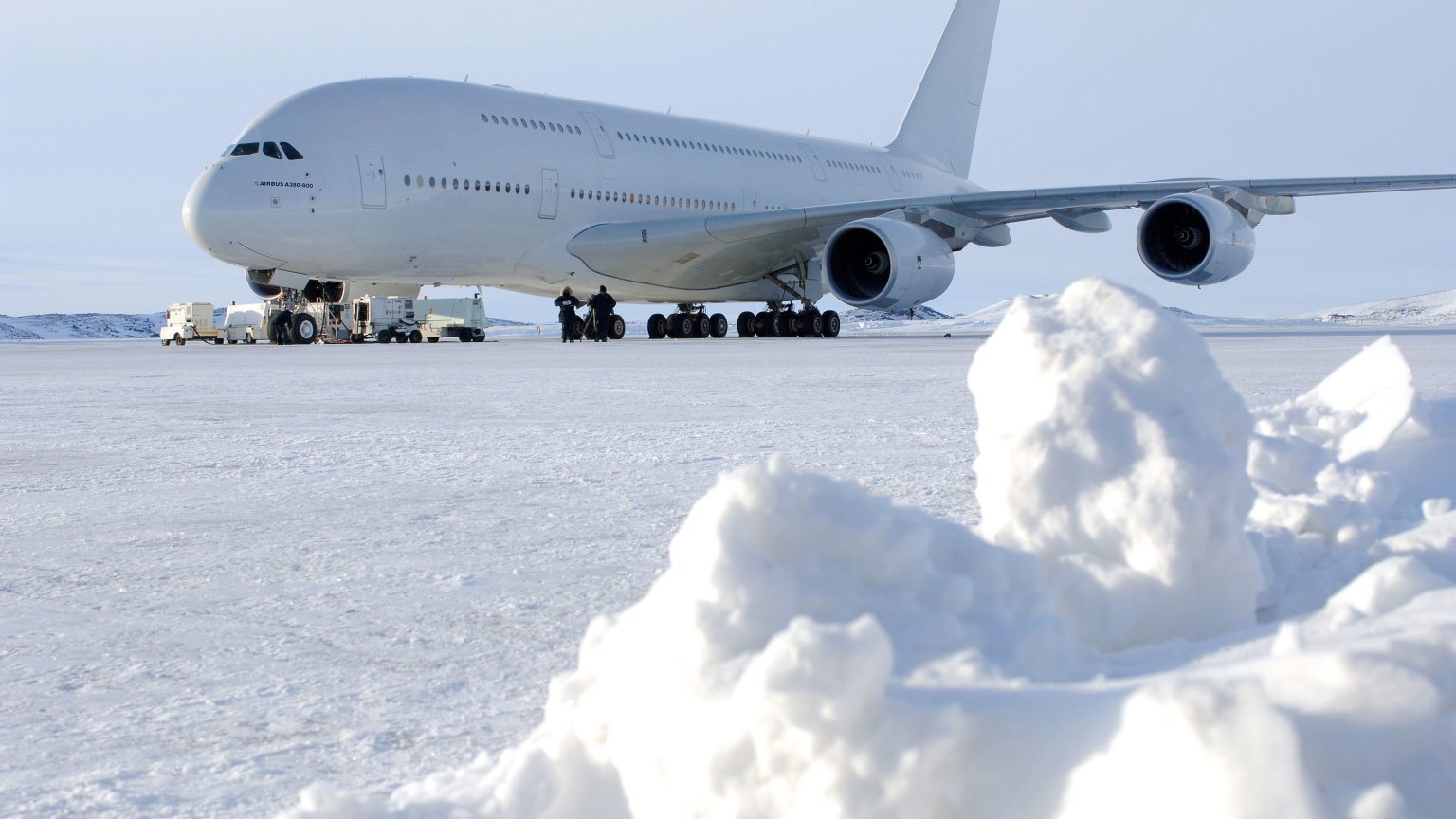 Private cabins, flying bars, and hundreds of seats—farewell, Airbus ...