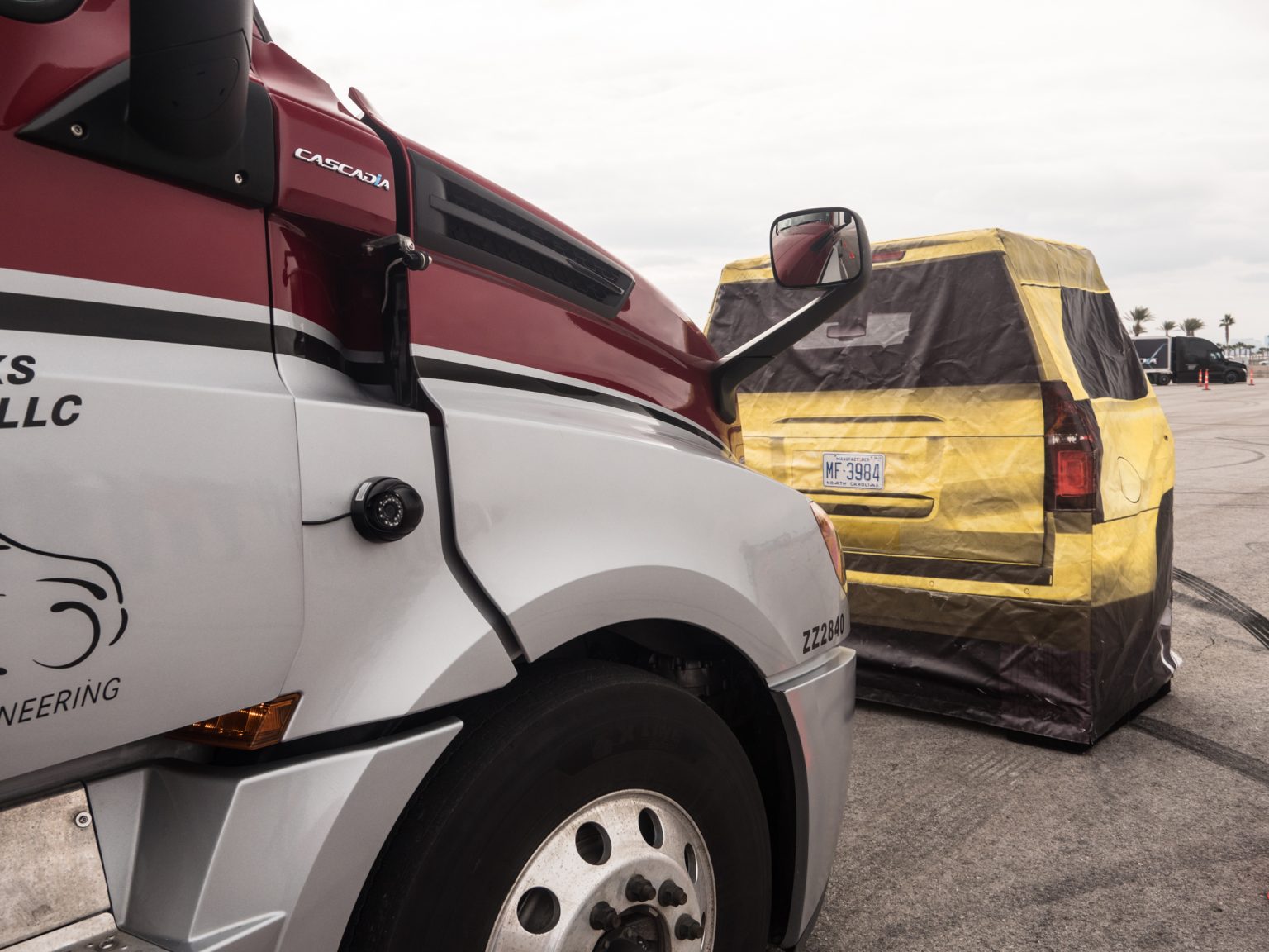 Advanced driver assists come to the world of big-rig class 8 trucks ...