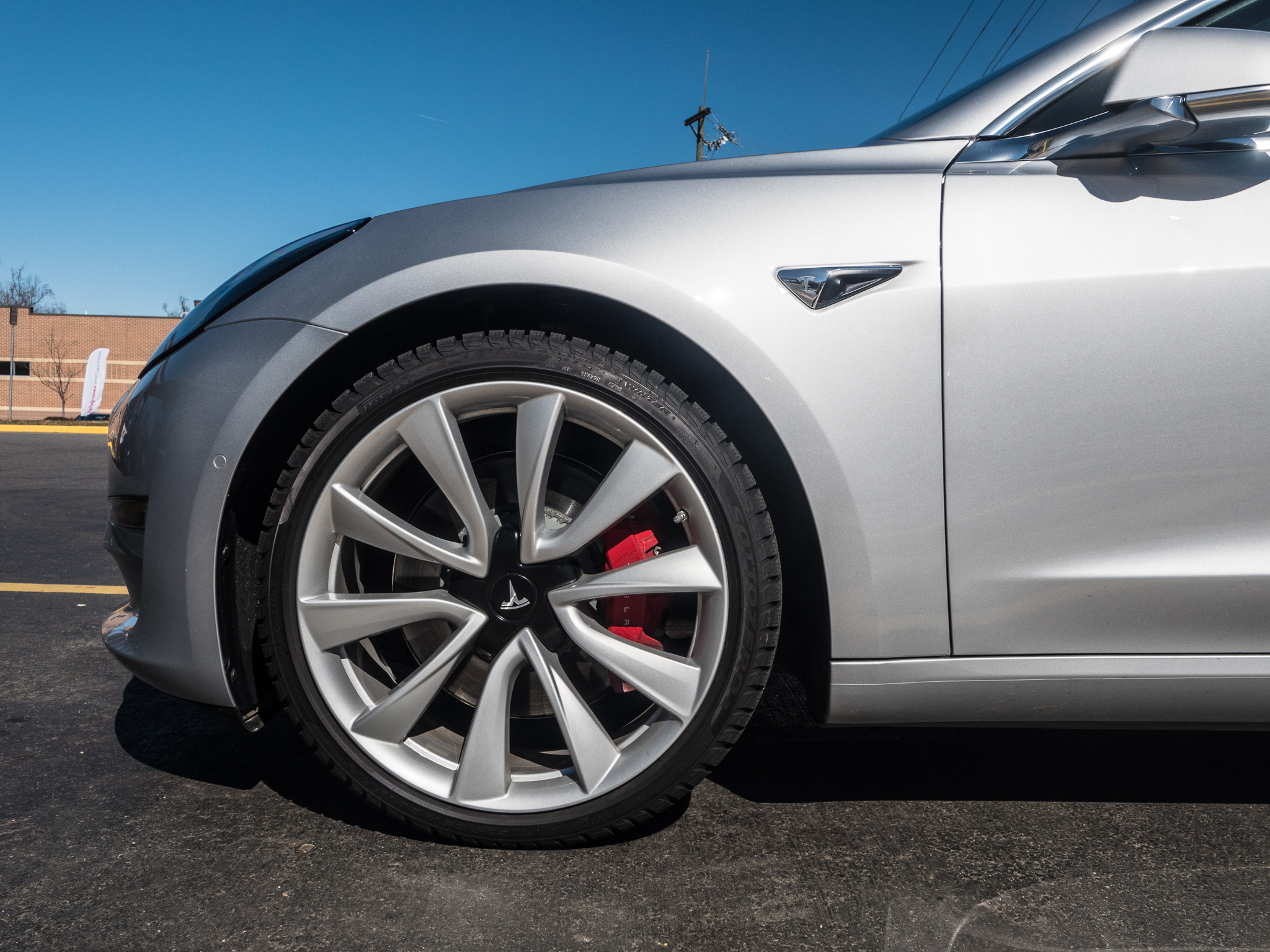 Tesla starts leasing Model 3s; $35,000 version is now software-locked ...