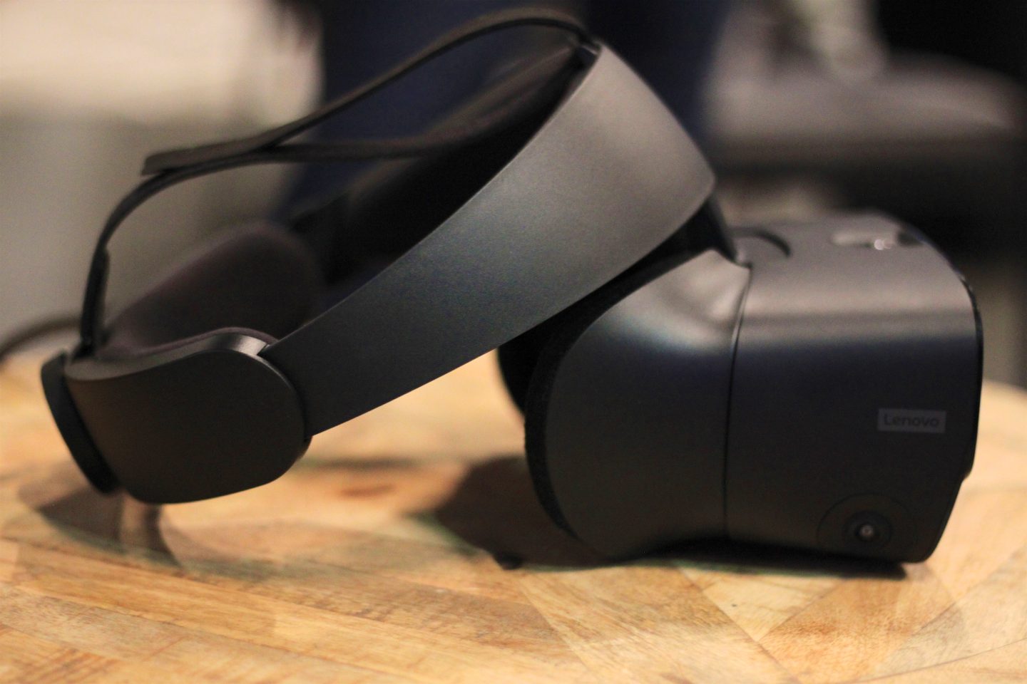 Hands-on with the new $399 Oculus Rift S: More pixels, zero webcams ...