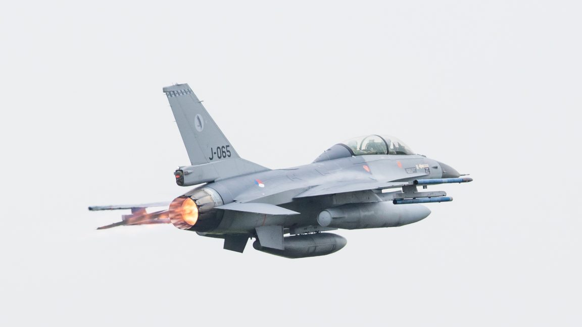 Dutch F-16 flies into its own bullets, scores self-inflicted hits - Ars ...
