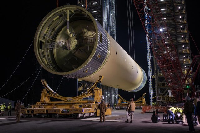 Here’s why NASA’s audacious return to the Moon just might work - Ars ...