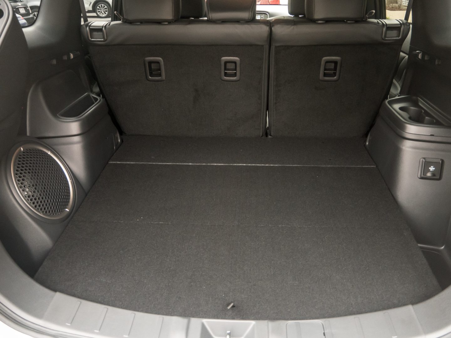 A spacious plugin SUV for under $36,000? The Mitsubishi Outlander PHEV ...