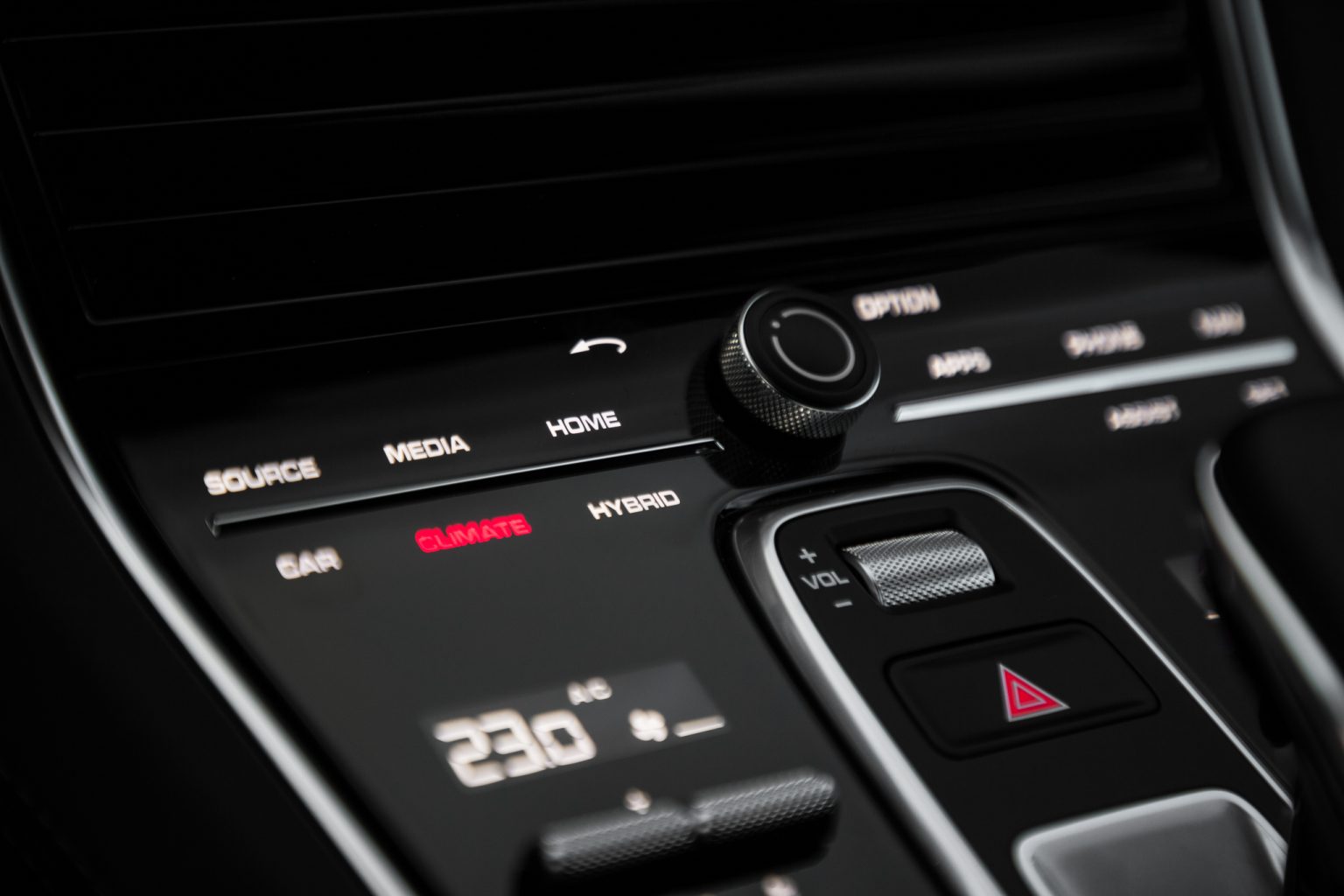 The Porsche Panamera Turbo Sport Turismo—to hybrid or not to hybrid ...