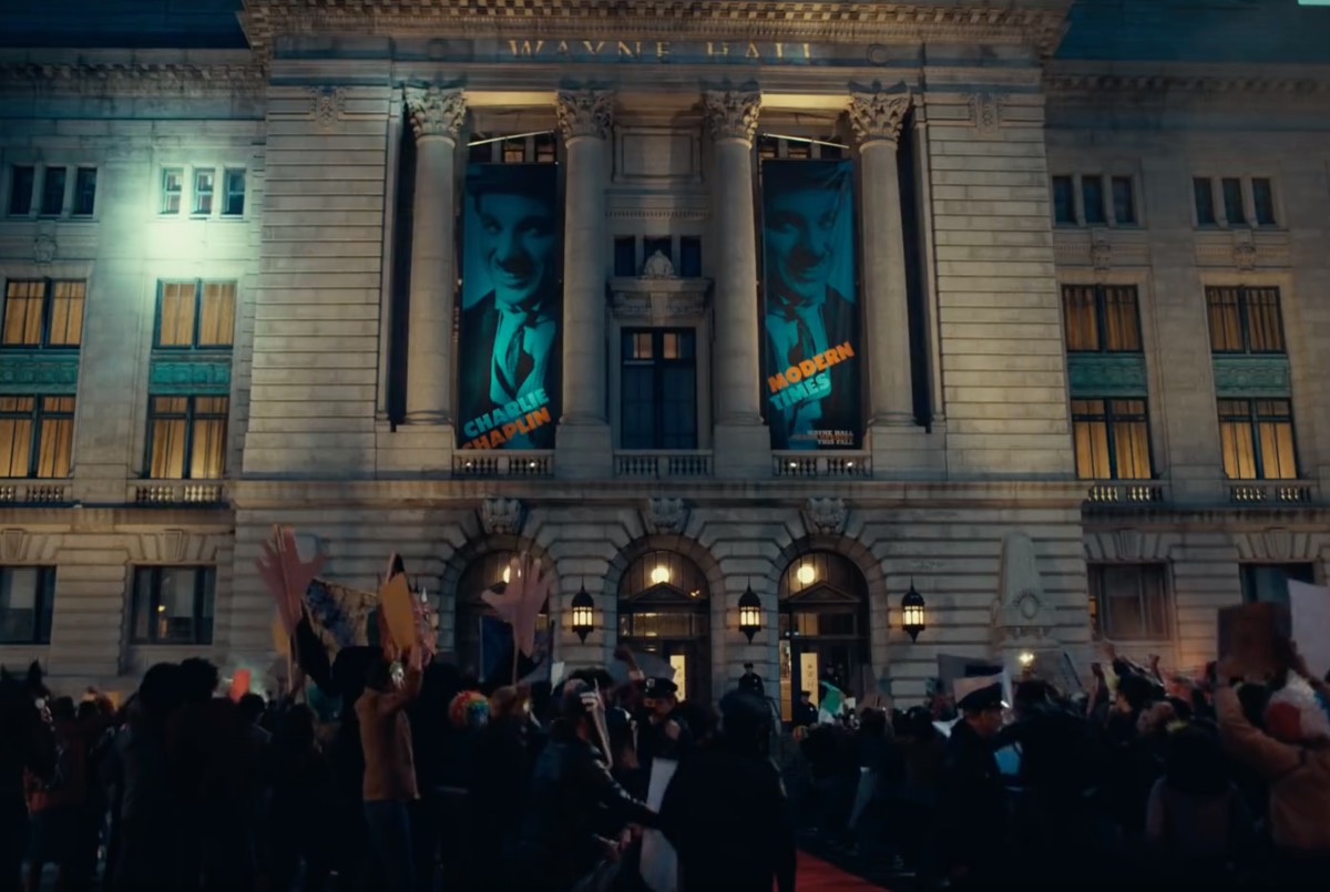 Review: Joker is a powerful portrayal of a troubled man’s descent into ...