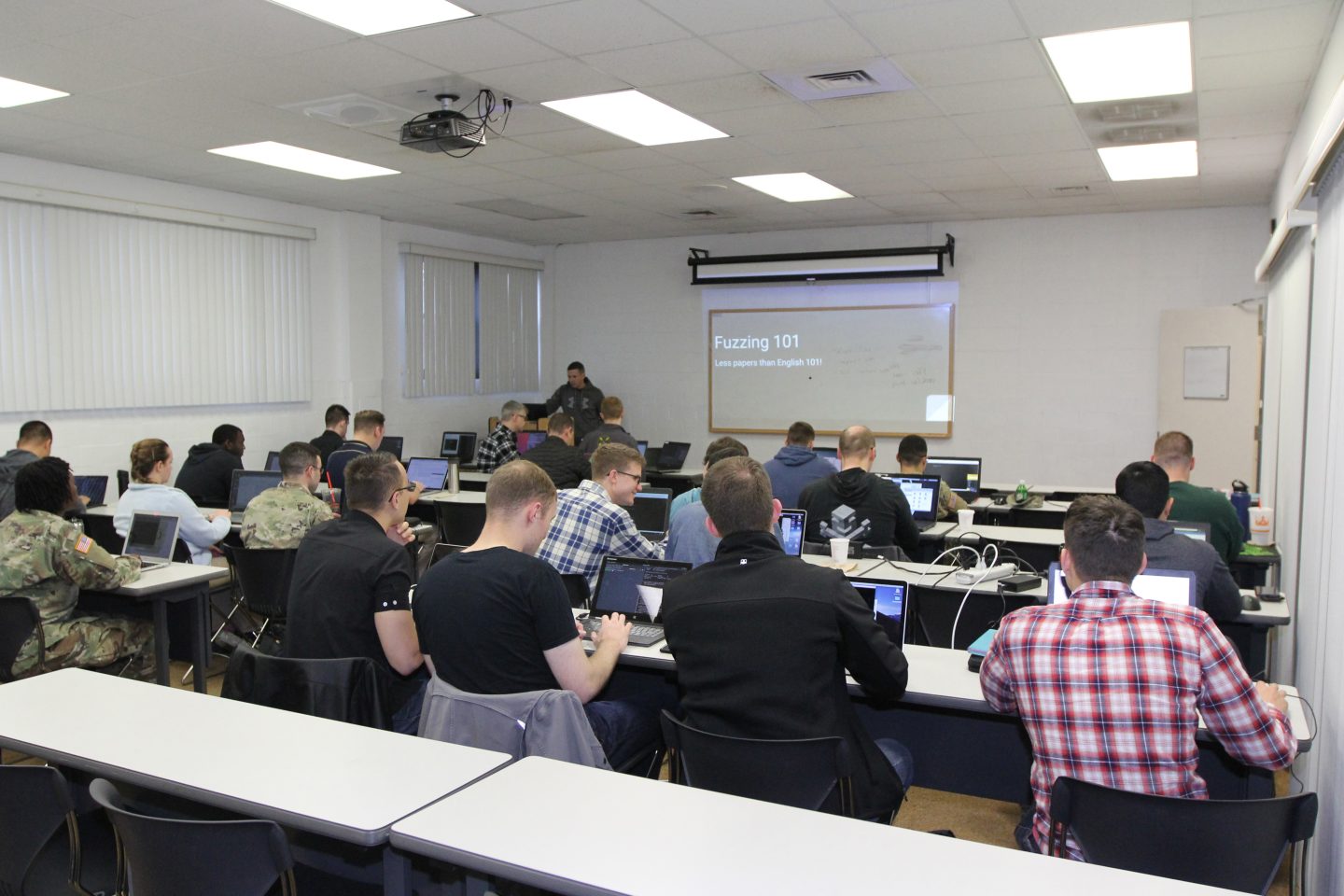 Spot the not-Fed: A day at AvengerCon, the Army’s answer to hacker conferences - Ars Technica