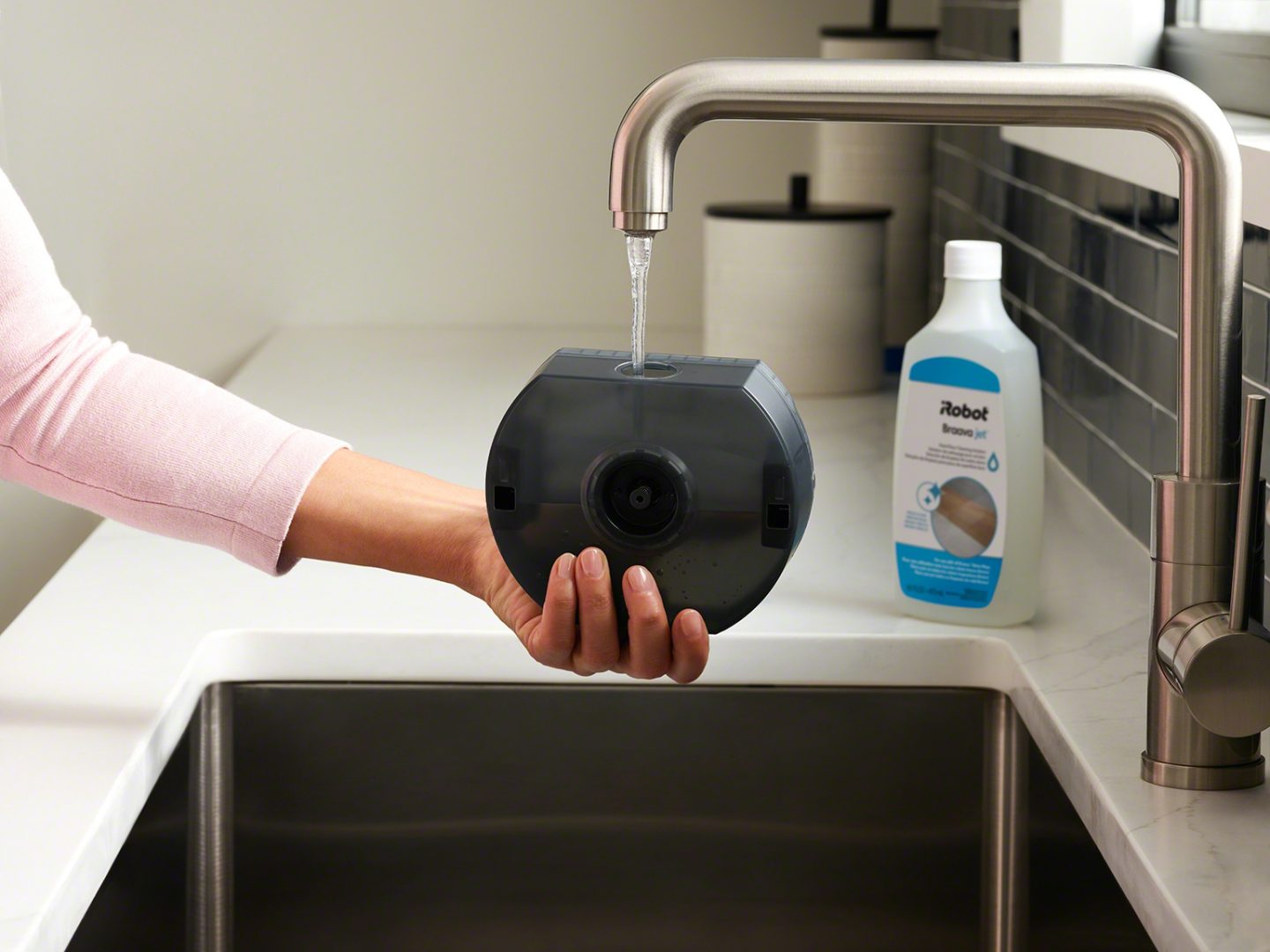 The 2019 Roomba gets an all-new design, companion mop-bot - Ars Technica